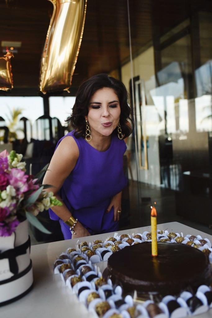 Ana Cristina Dimas ganha almoço surpresa de aniversário | Jornal de ...