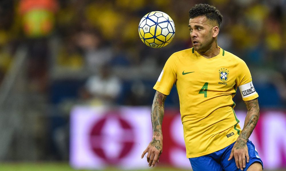 Daniel Alves cobra mais atitude das pessoas para combater o racismo ...
