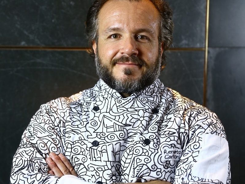 Renato Carioni, do Così, recebe troféu na França - Jornal de Brasília