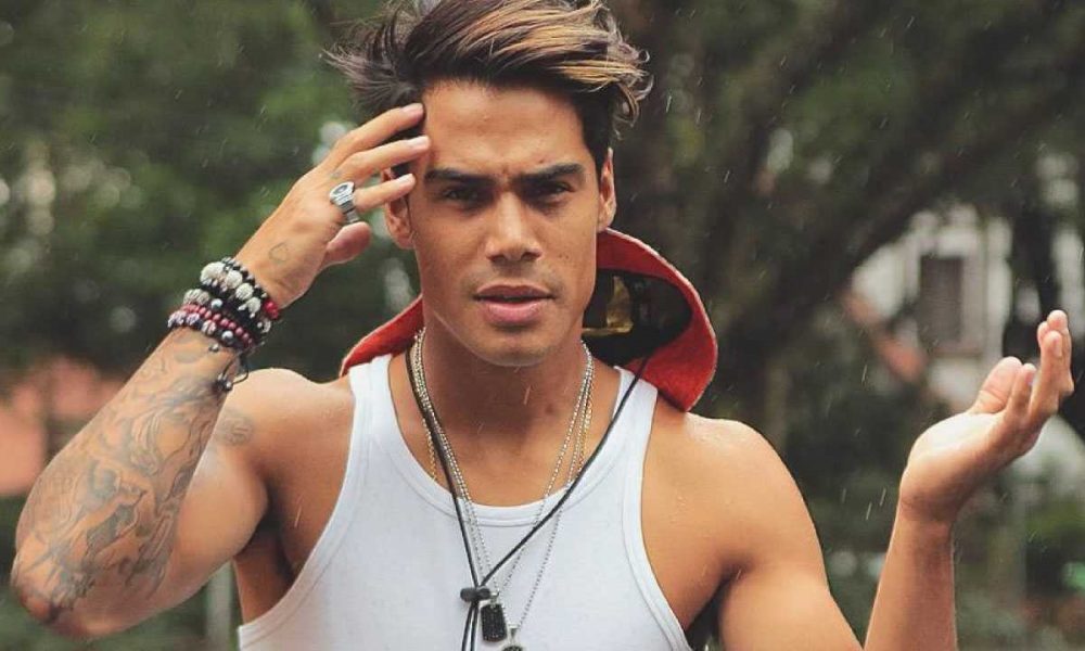 Conheça o cantor Micael, que apresenta seu novo single e clipe, "Não ...