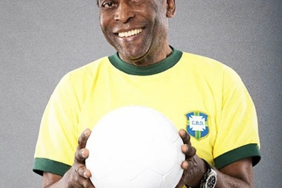 Pelé comemora 50 anos de seu histórico milésimo gol na carreira ...