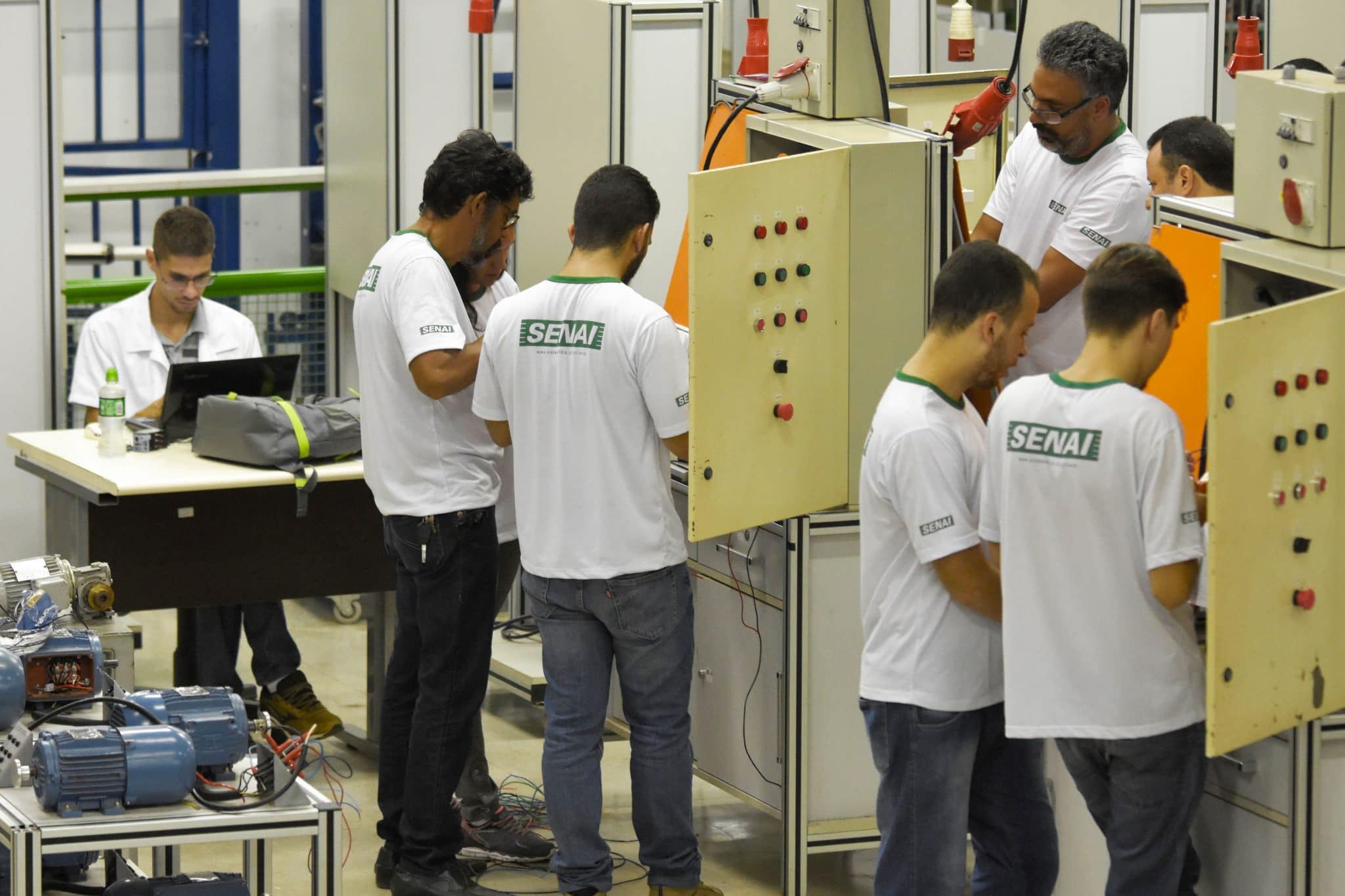 Senai conserta respiradores que precisam de manutenção em todo o Brasil ...