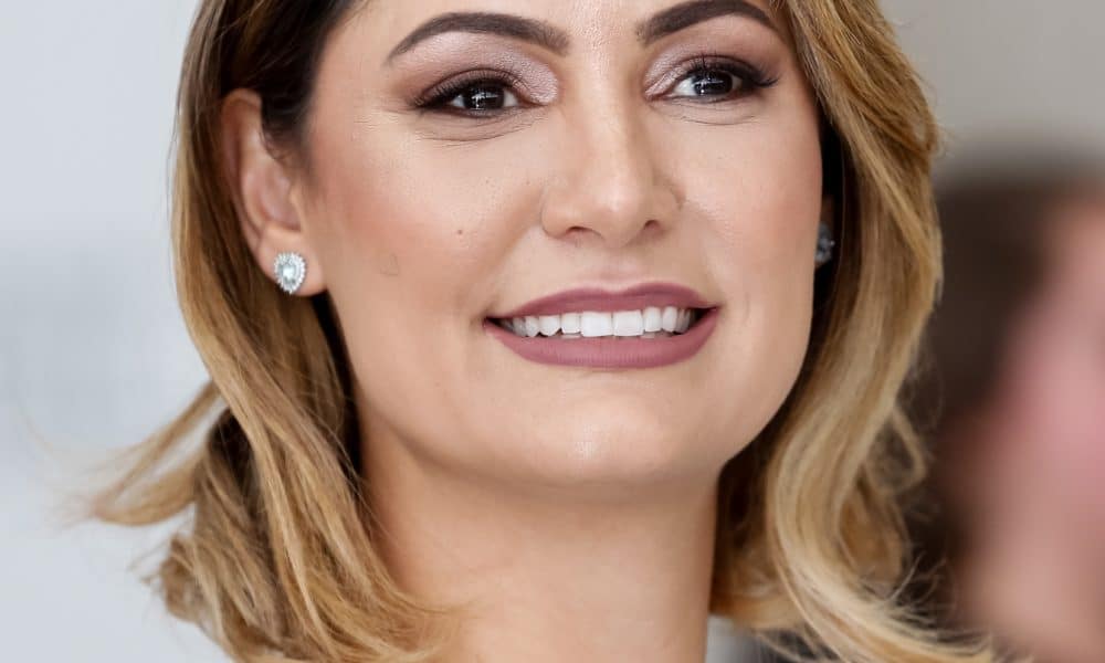 Michelle Bolsonaro vai à estreia de 'Minha Mãe é uma Peça 3'