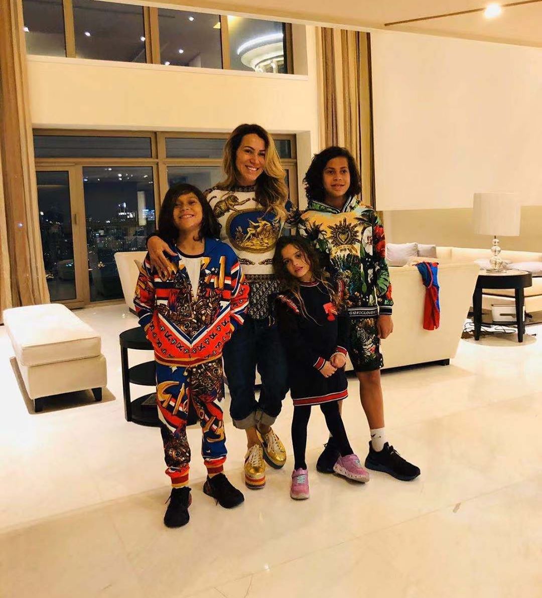 Para proteger filhos, ex-mulher de Hulk se muda | Jornal de Brasília
