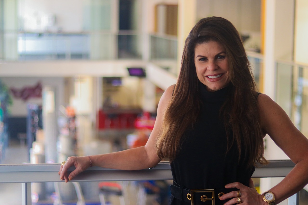 Empresária Janine Brito faz campanha para a arrecadação de agasalhos ...