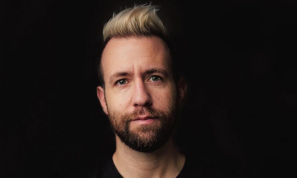 Cantor gospel choca fãs ao dizer que não acredita mais em Deus - Jornal ...