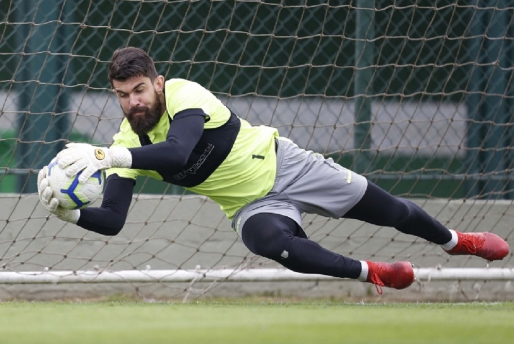 Vasco anuncia renovação do contrato com o goleiro Fernando Miguel até ...