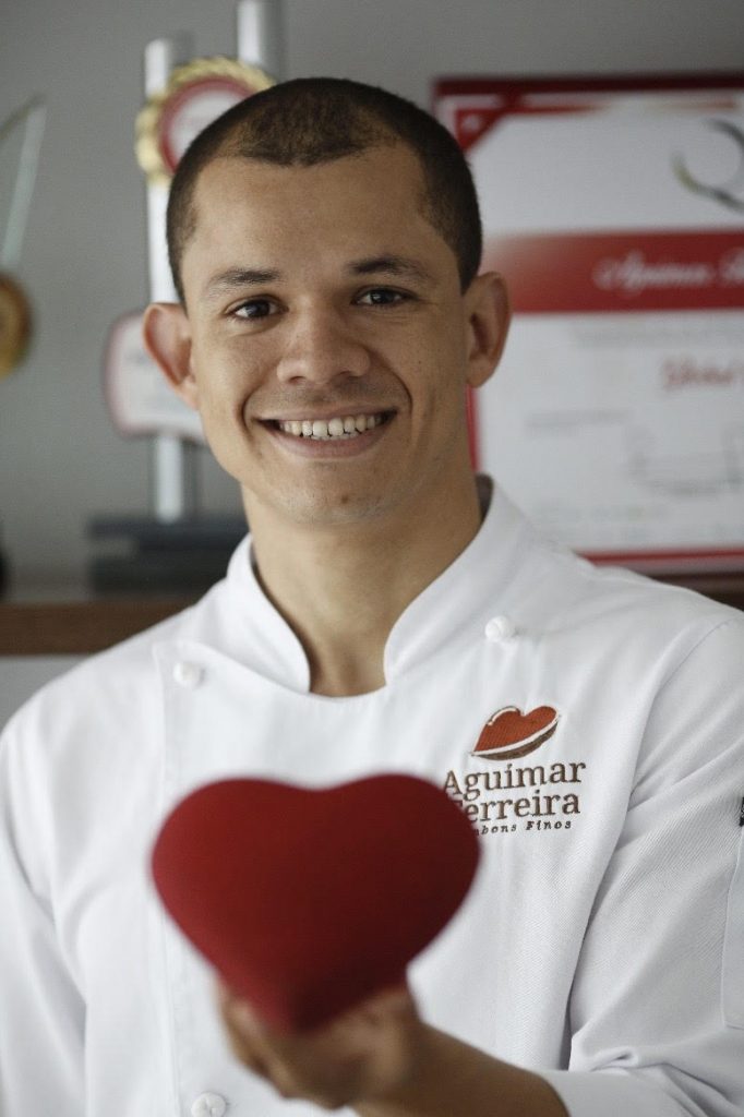 Chef Alexandre Ferreira cria chocolates aveludados para o Dia dos ...