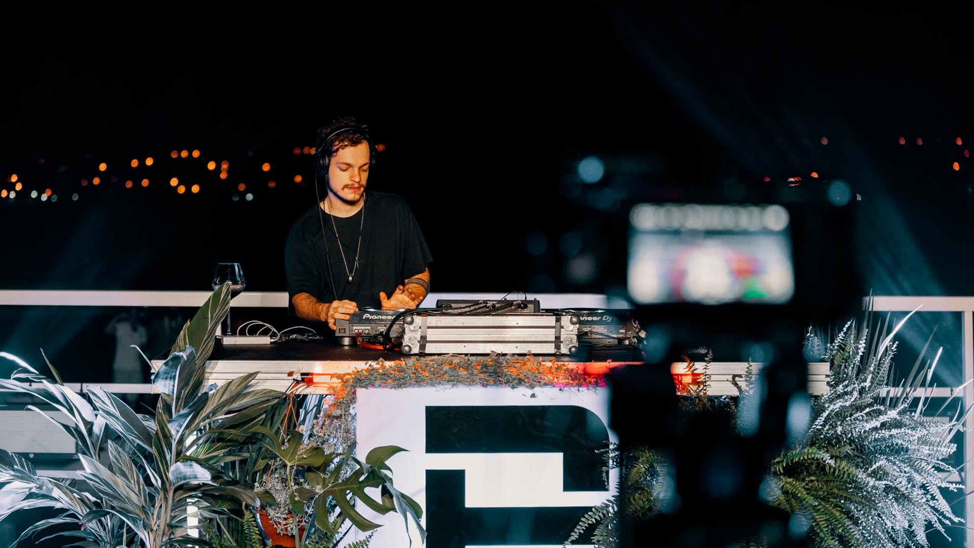 Entrevista exclusiva com o DJ Bhaskar | Jornal de Brasília