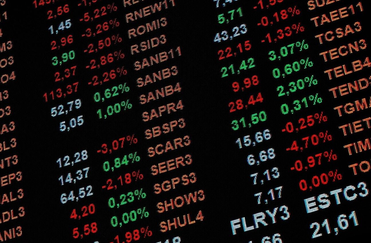 Ibovespa fica perto dos 182 mil pontos em novo recorde histórico ...