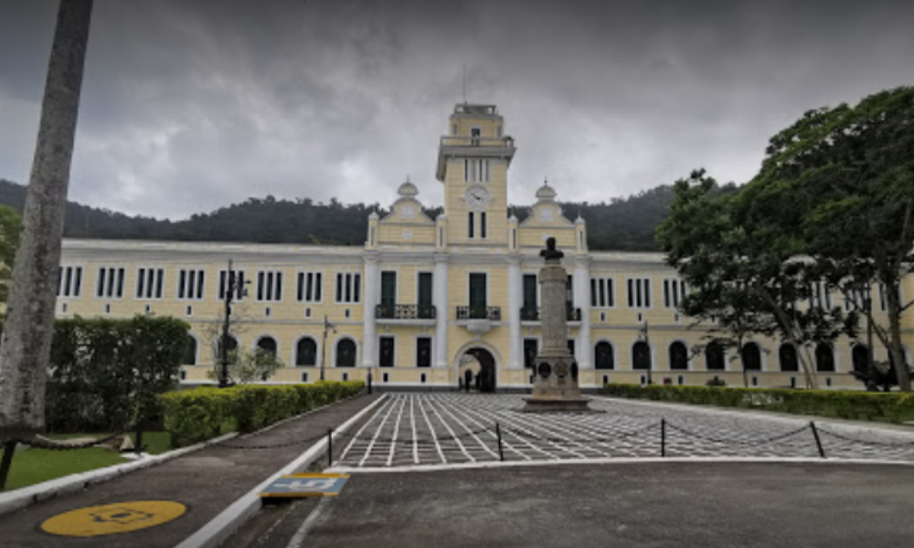 Mais de 70 anos depois, Colégio Naval passará a aceitar mulheres ...