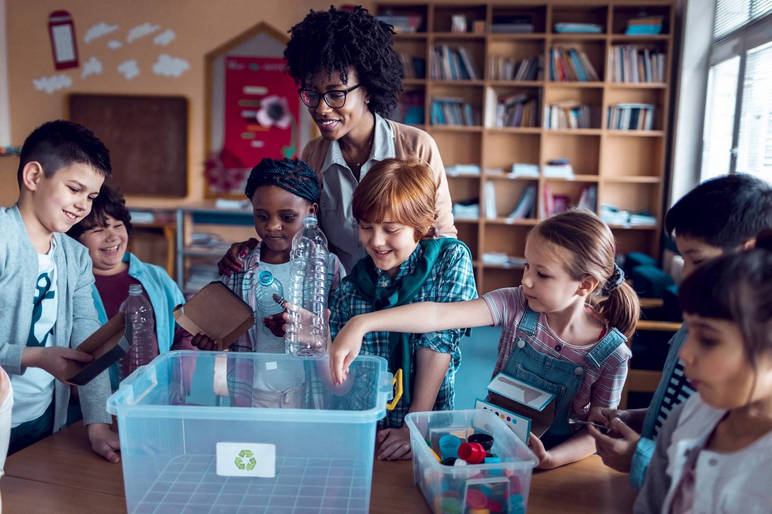 Projetos sociais: o que são e como as campanhas de crowdfunding podem ...