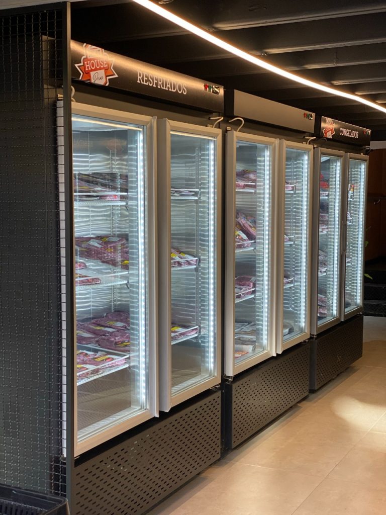 Em meio à crise, três amigos ousam e inauguram Meat House Prime em ...