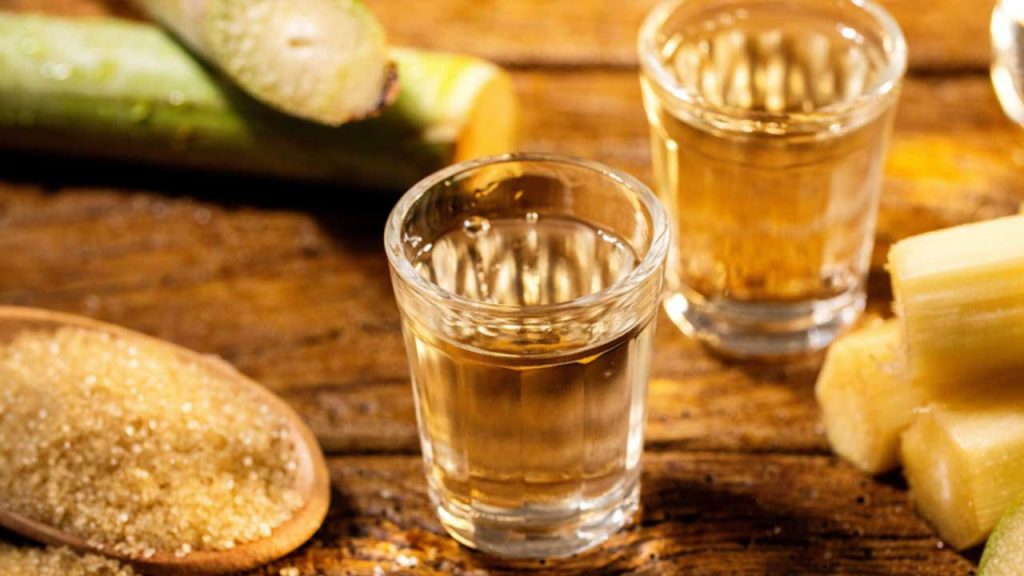 Indústria da cachaça lança manifesto com alerta para ‘distorções’ no ...