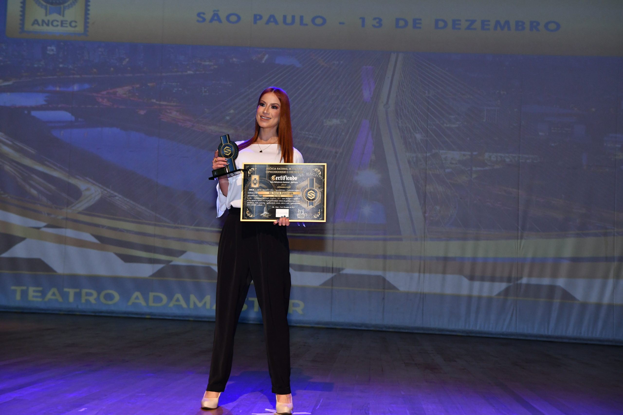 Hipnoterapeuta Ana Amorim explica sobre compulsão alimentar e como ...