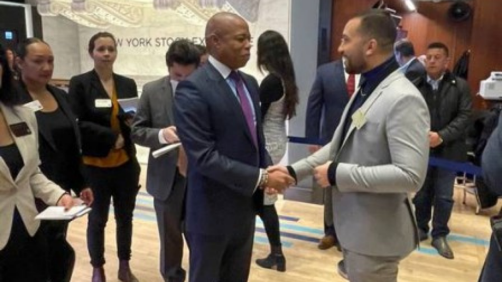 Gil do Vigor se encontra com prefeito de NY e conhece Bolsa de Valores ...