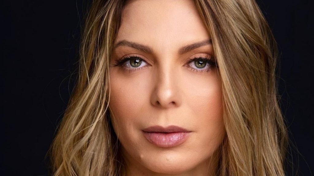 Sheila Mello estreia seu novo quadro, o talk show ‘Na Sacada’ | Jornal ...