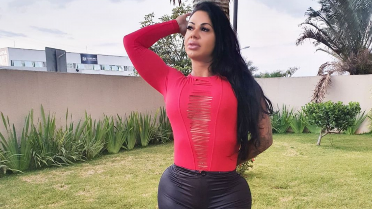 Vanessa Ataídes, reclama da falta de respeito por ter o maior bumbum do ...