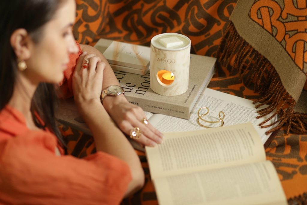 Manu Berger assina collab com a marca de velas e fragrâncias Afago ...