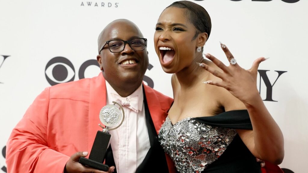 ‘A Strange Loop’ ganha prêmio de Melhor Musical no Tony Awards | Jornal ...