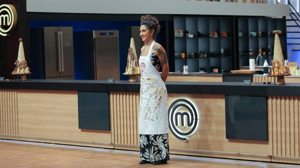 Fernanda volta ao MasterChef após prova com torre de éclair | Jornal de ...