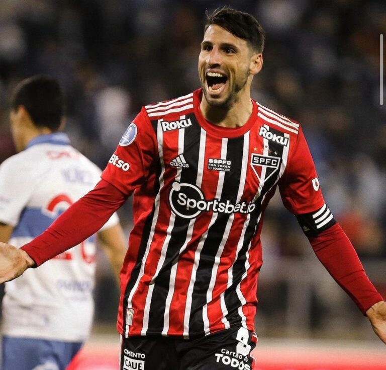 São Paulo define compra de Calleri, que assina contrato até 2025: ‘Um ...