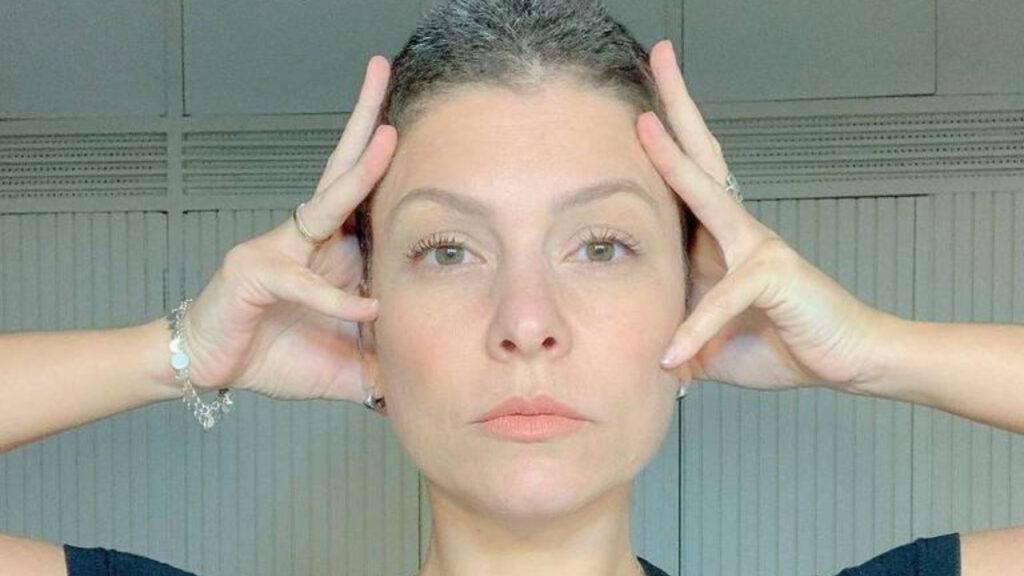 Atriz e ex-paquita revela ter sofrido assédio após posar nua | Jornal ...