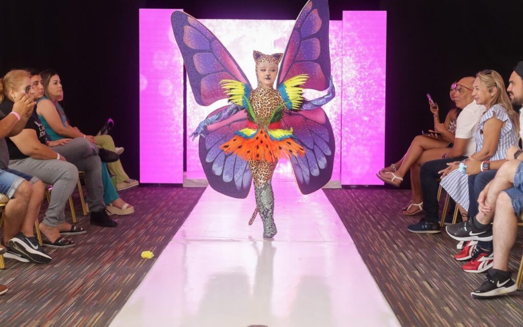 Título inédito para o Brasil: a nova Mini Miss Universo é uma goianinha ...