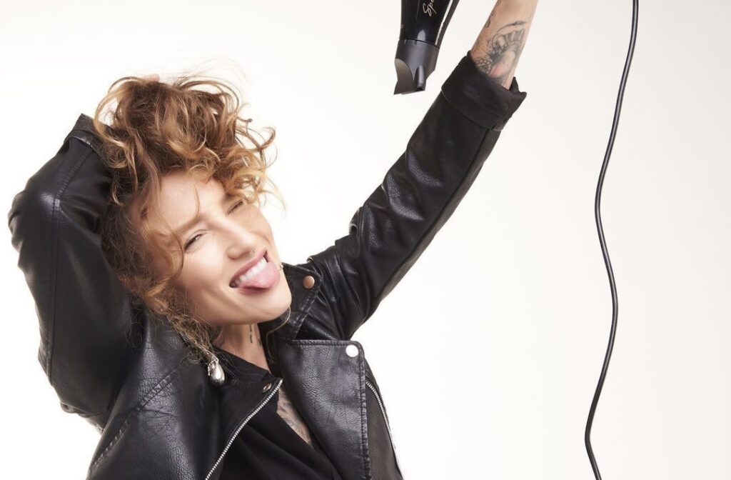 Gue Oliveira, da trend “Transformação às cegas”, viraliza nas redes ...