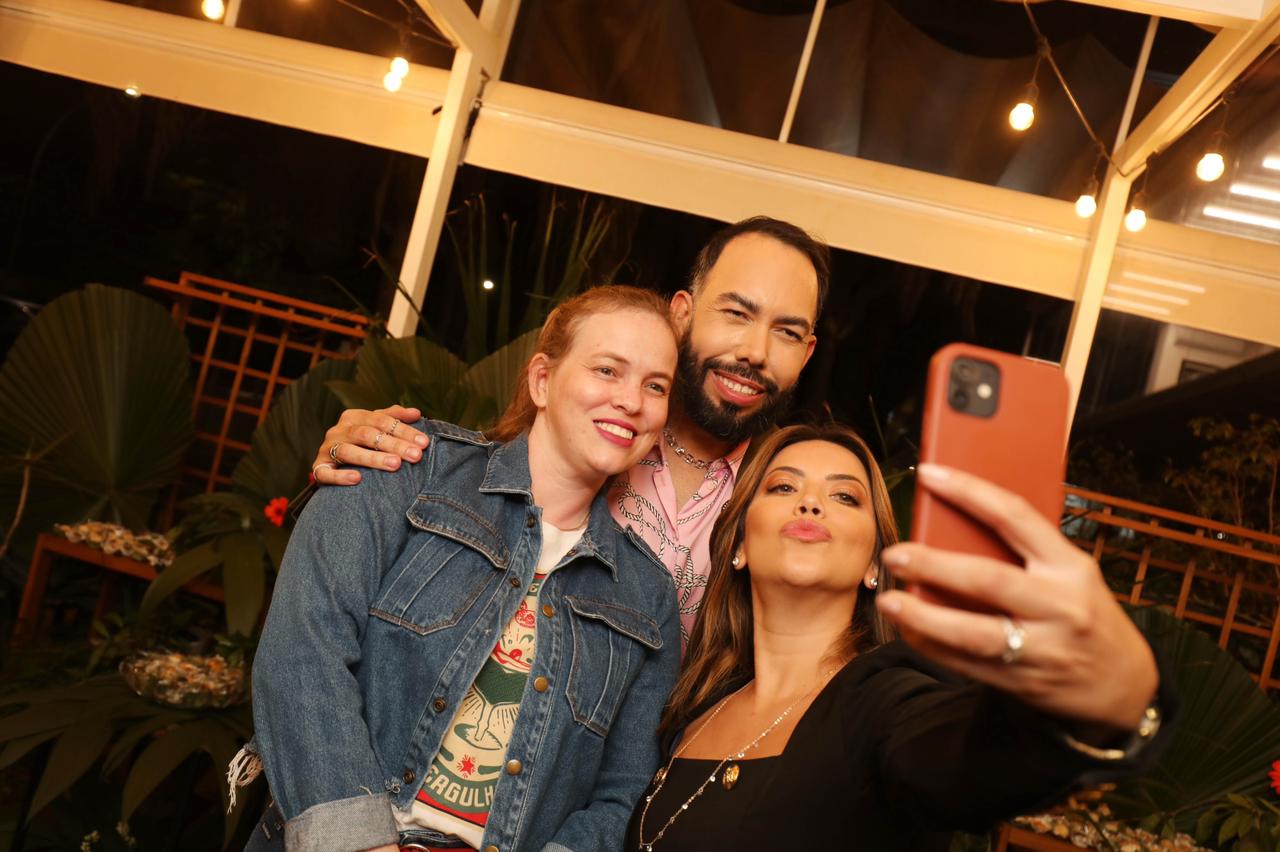 Lançamento, entre amigos e imunização solidária entre os destaques da ...