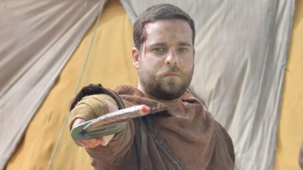 Gustavo Breder vive o soldado Alon na série Reis, da Record TV | Jornal ...