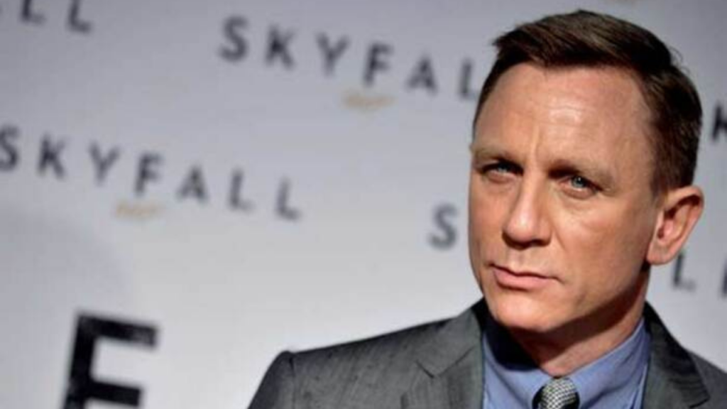 Ator Daniel Craig recebe a mesma condecoração que James Bond | Jornal ...