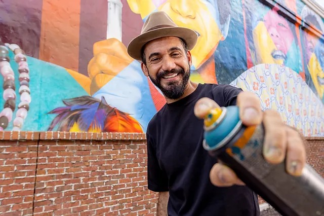 O artista mundialmente conhecido Kobra inaugura mural no Walt Disney World Resort | Jornal de ...