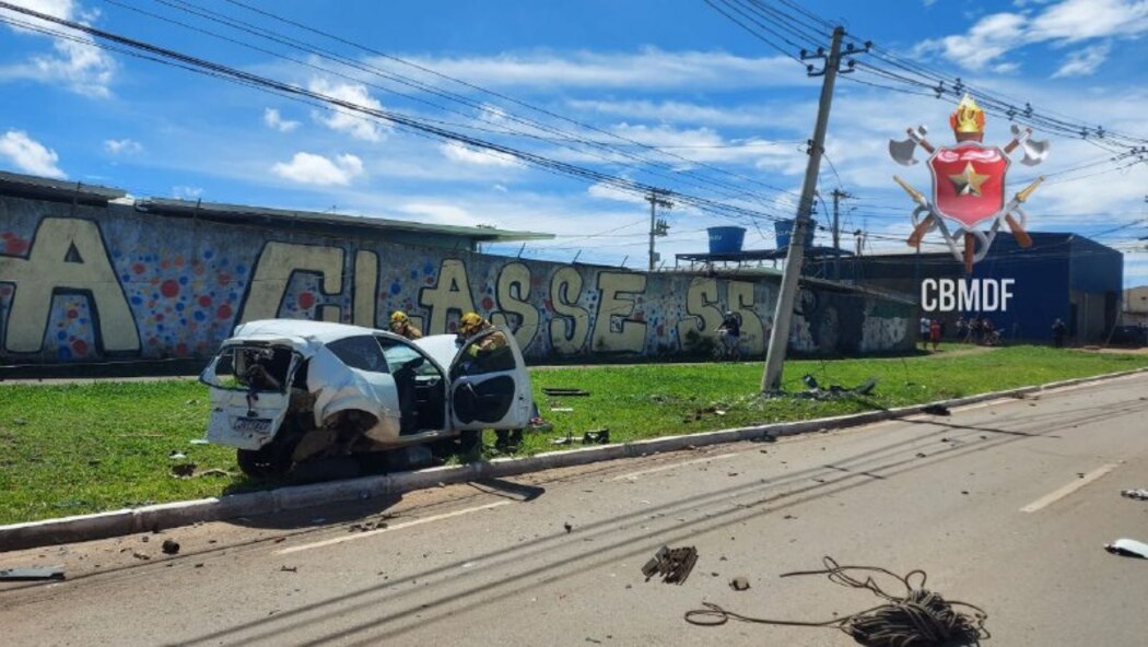 Motorista morre após bater em poste de energia na Ceilândia | Jornal de Brasília