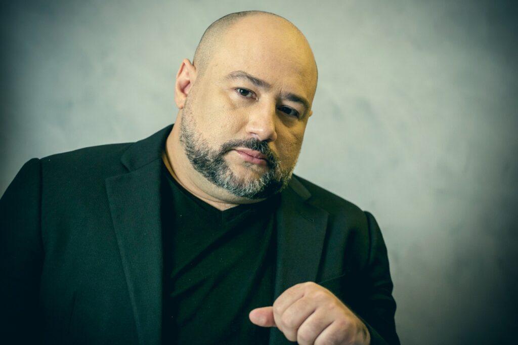 Jornalista Alessandro Greco lança livro sobre a fascinante trajetória ...