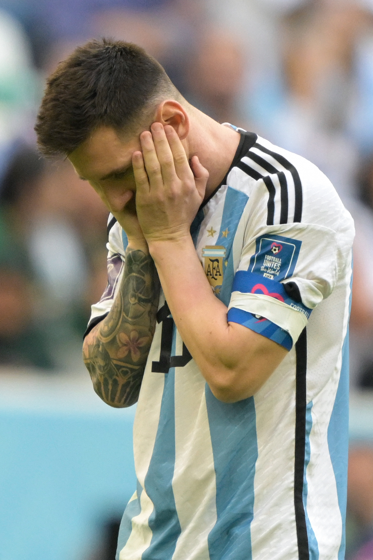“É um golpe muito duro”, diz Messi após derrota argentina para Arábia ...