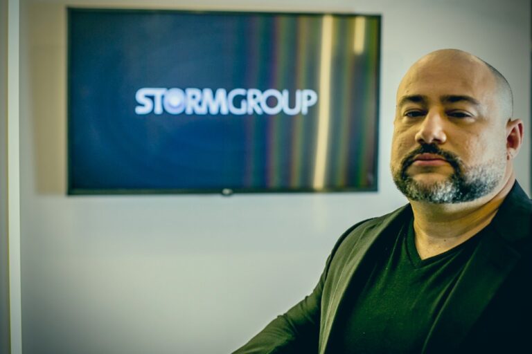 Conheça a história do hacker brasileiro que invadiu a Nasa | Jornal de ...