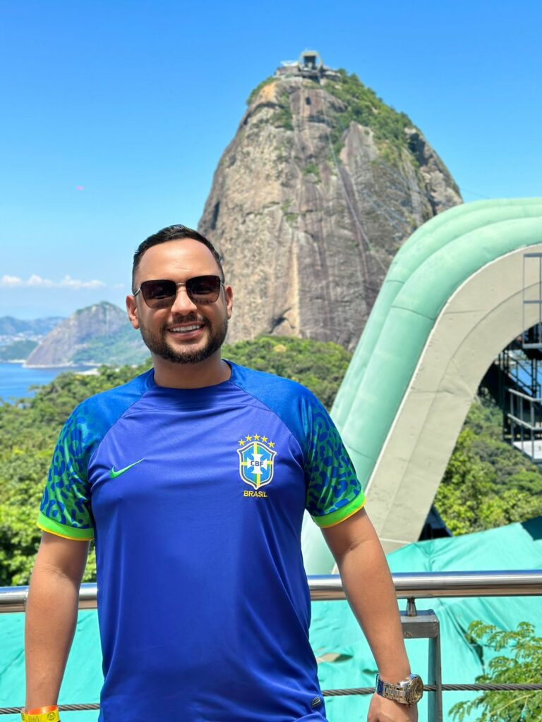 Famoso promoter carioca, Junior Cabral, aproveita a “Arena 5521”, no Morro da Urca | Jornal de ...