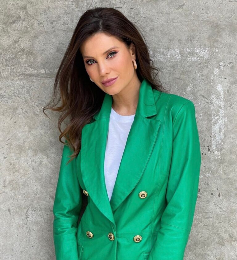 A modelo internacional e apresentadora Júlia Pereira revela como foi a ...