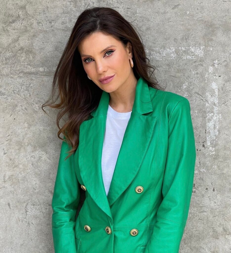 A modelo internacional e apresentadora Júlia Pereira revela como foi a ...