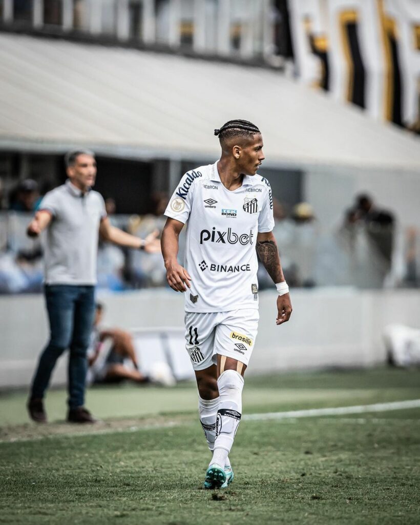 Em alta no mercado, Ângelo espera ‘projeto ideal’ para sair do Santos ...