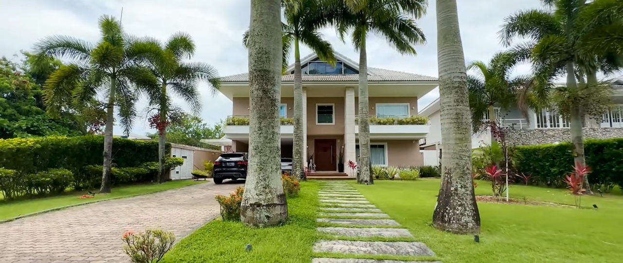 Mansão de Anitta no Rio de Janeiro está à venda por 11,5 milhões ...