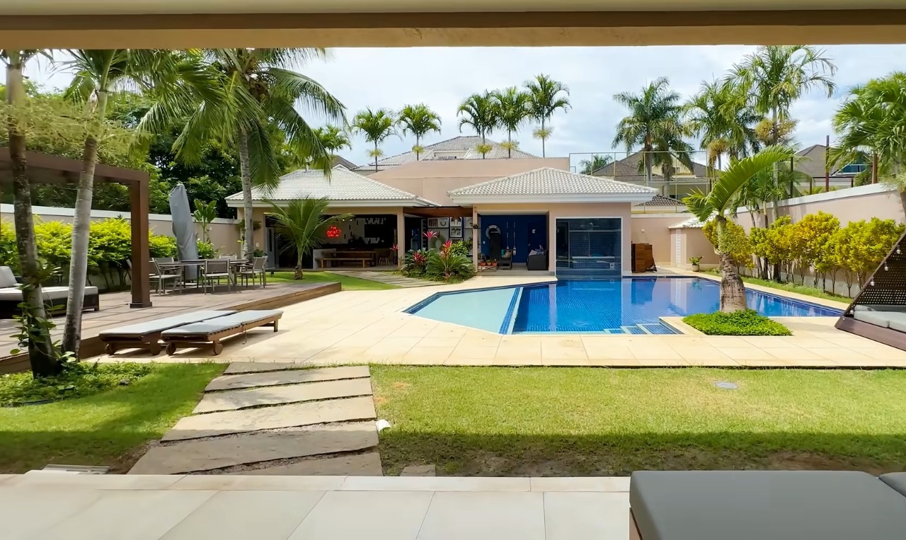 Mansão de Anitta no Rio de Janeiro está à venda por 11,5 milhões ...