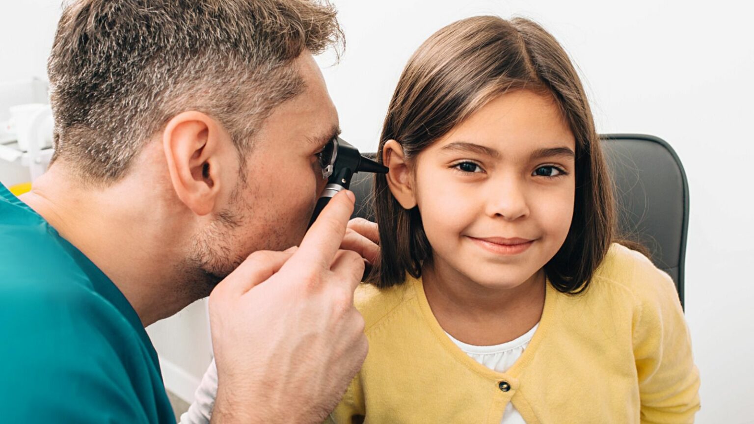 Volta às aulas: médica alerta para a importância do check-up auditivo ...