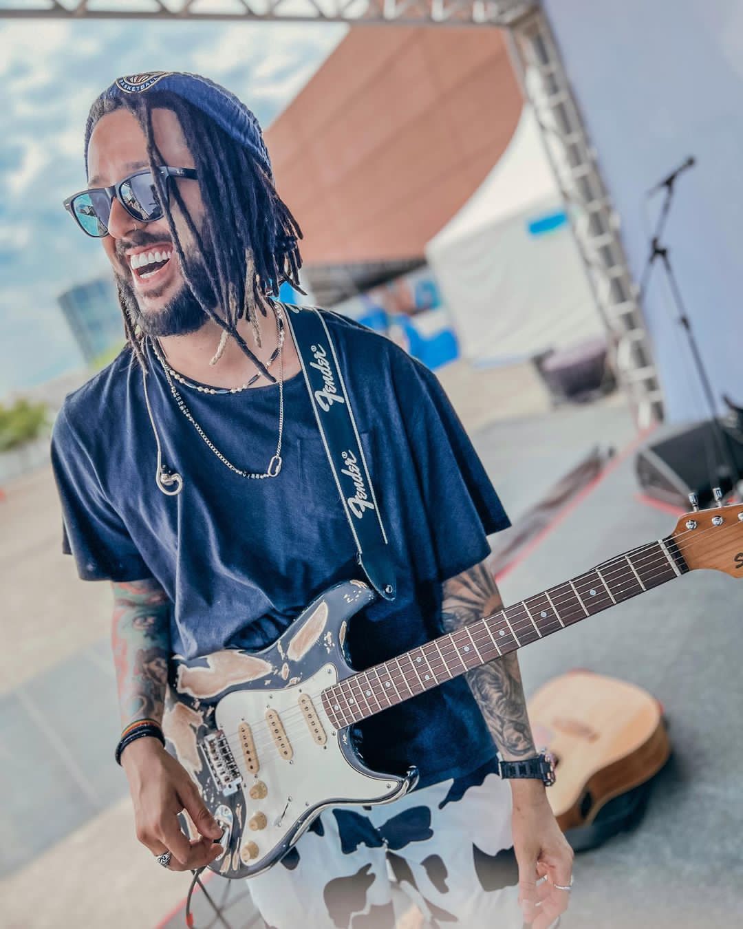 Com produtores indicados ao Grammy, Julies anuncia nova fase sonora em ...