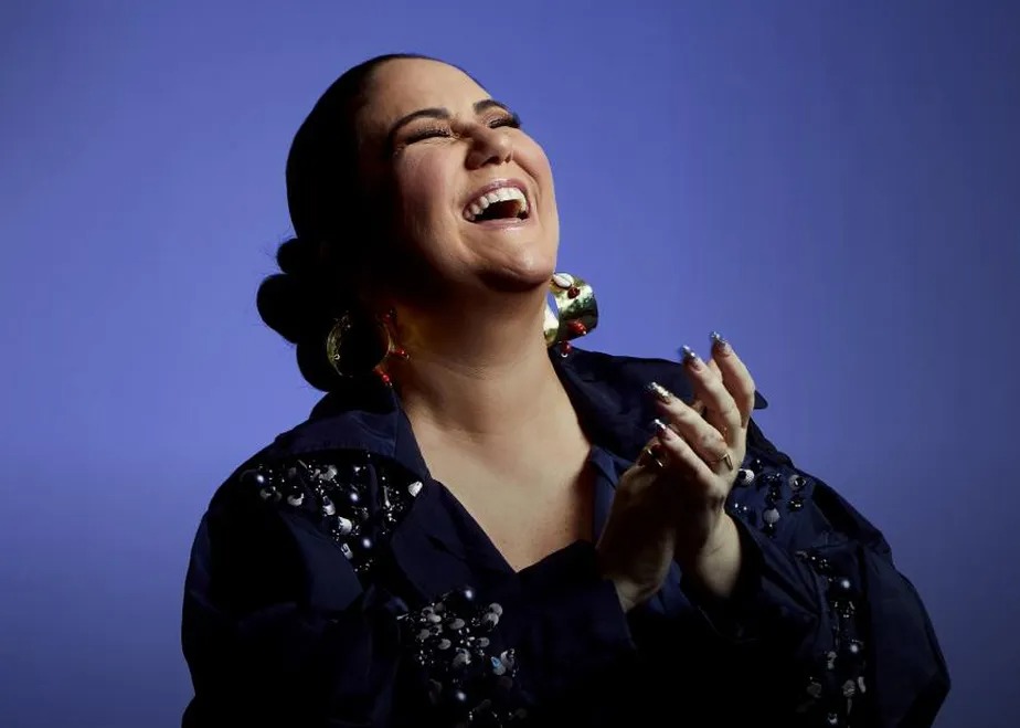 Maria Rita faz apresentação no projeto Samba da Maria com convidados ...