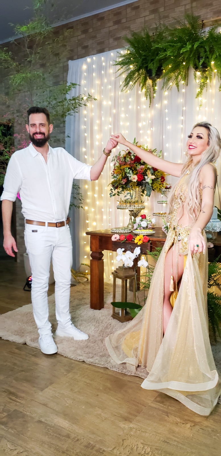 Casal de médiuns Chaline Grazik e Fabrício Stempkowski promovem festa ...