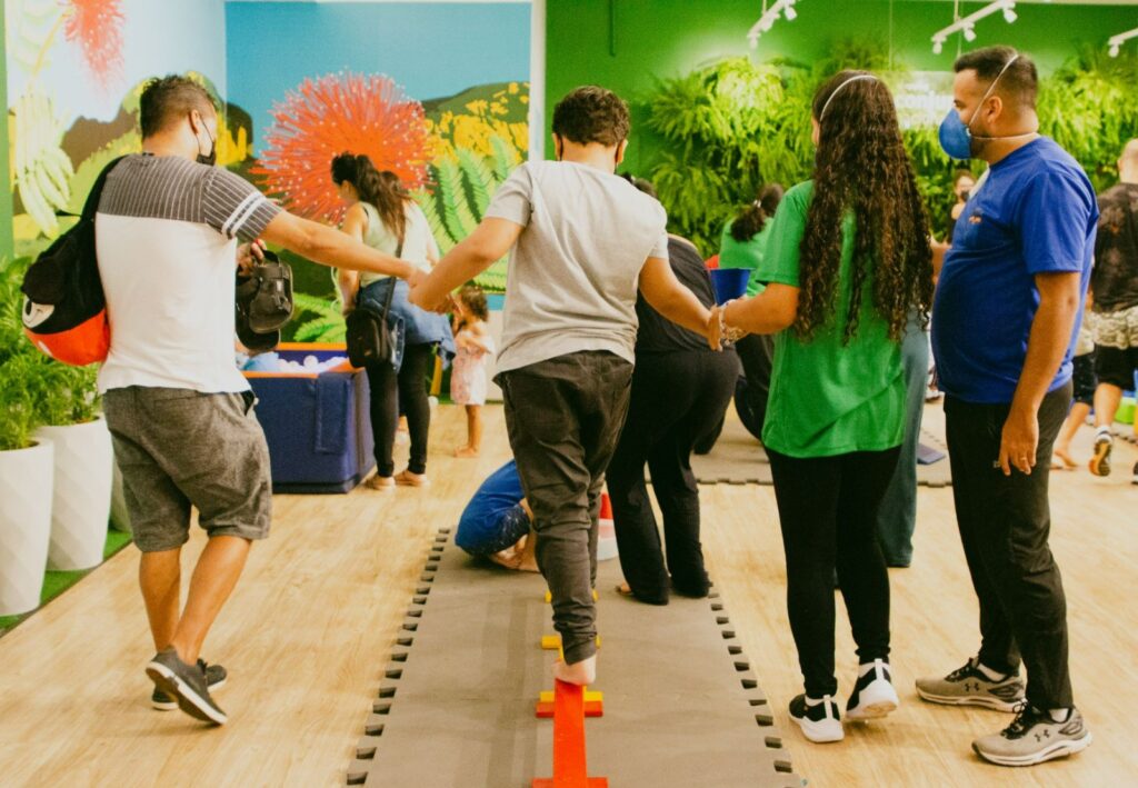 Shopping promove circuito sensorial para crianças com autismo | Jornal ...