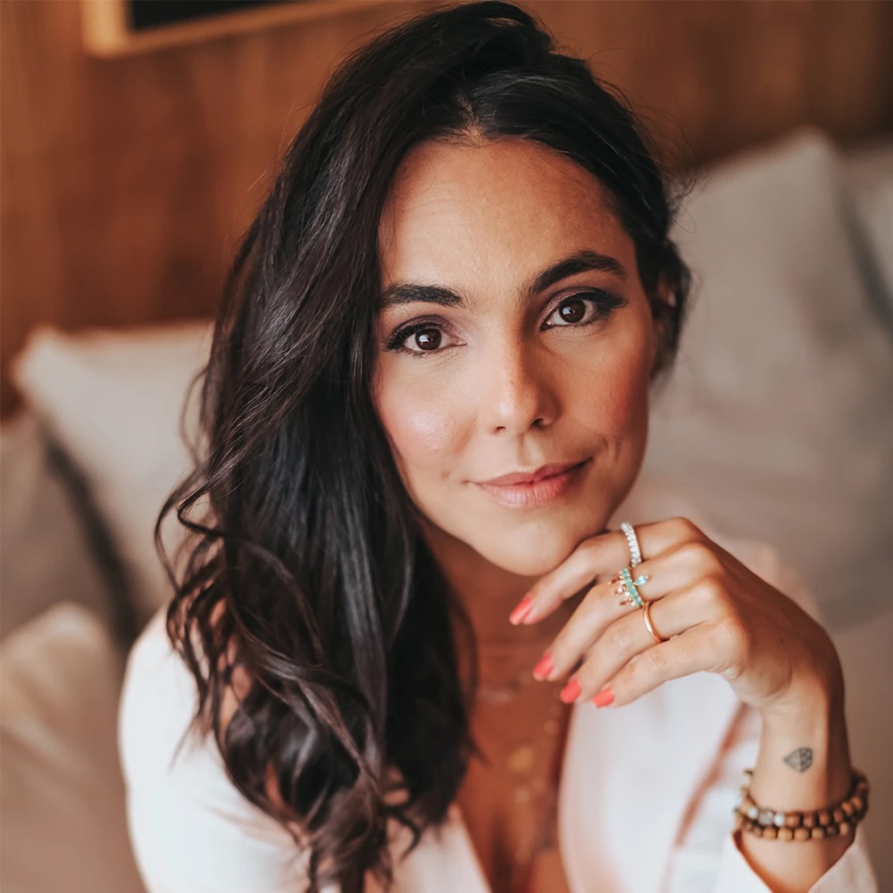 Descubra as histórias por trás das joias da Carolina Neves no Trunk ...