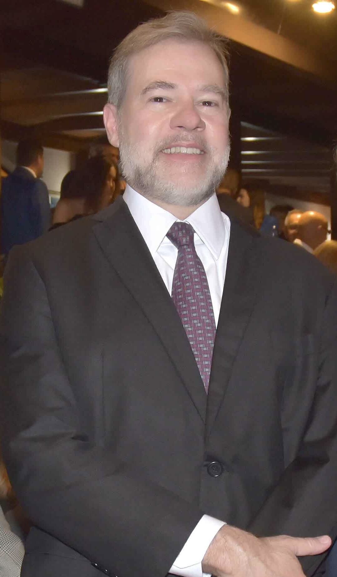 Ex-presidente José Sarney comemora aniversário com open house em ...